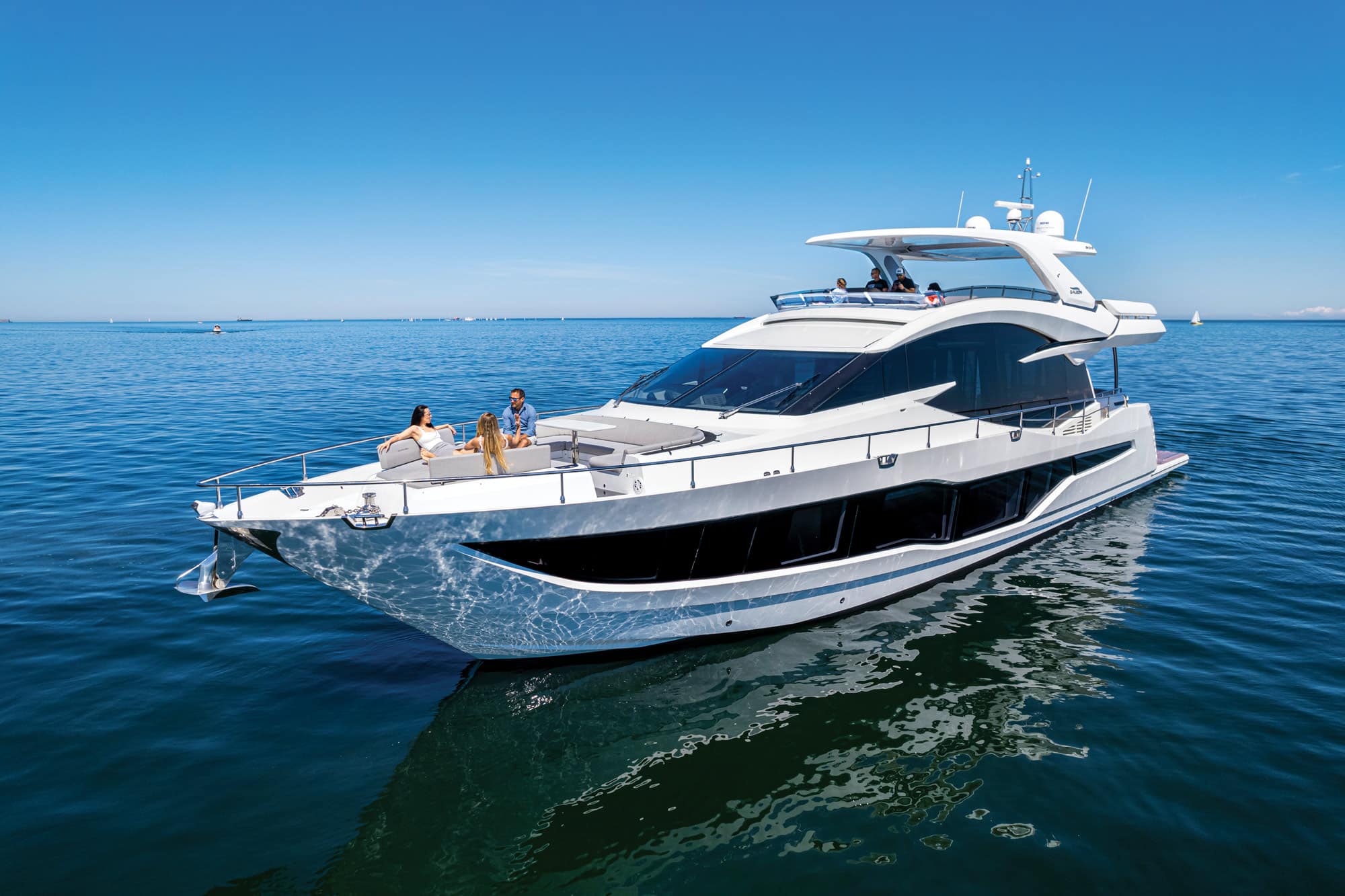 Galeon Yachts 800 Fly Reviewed