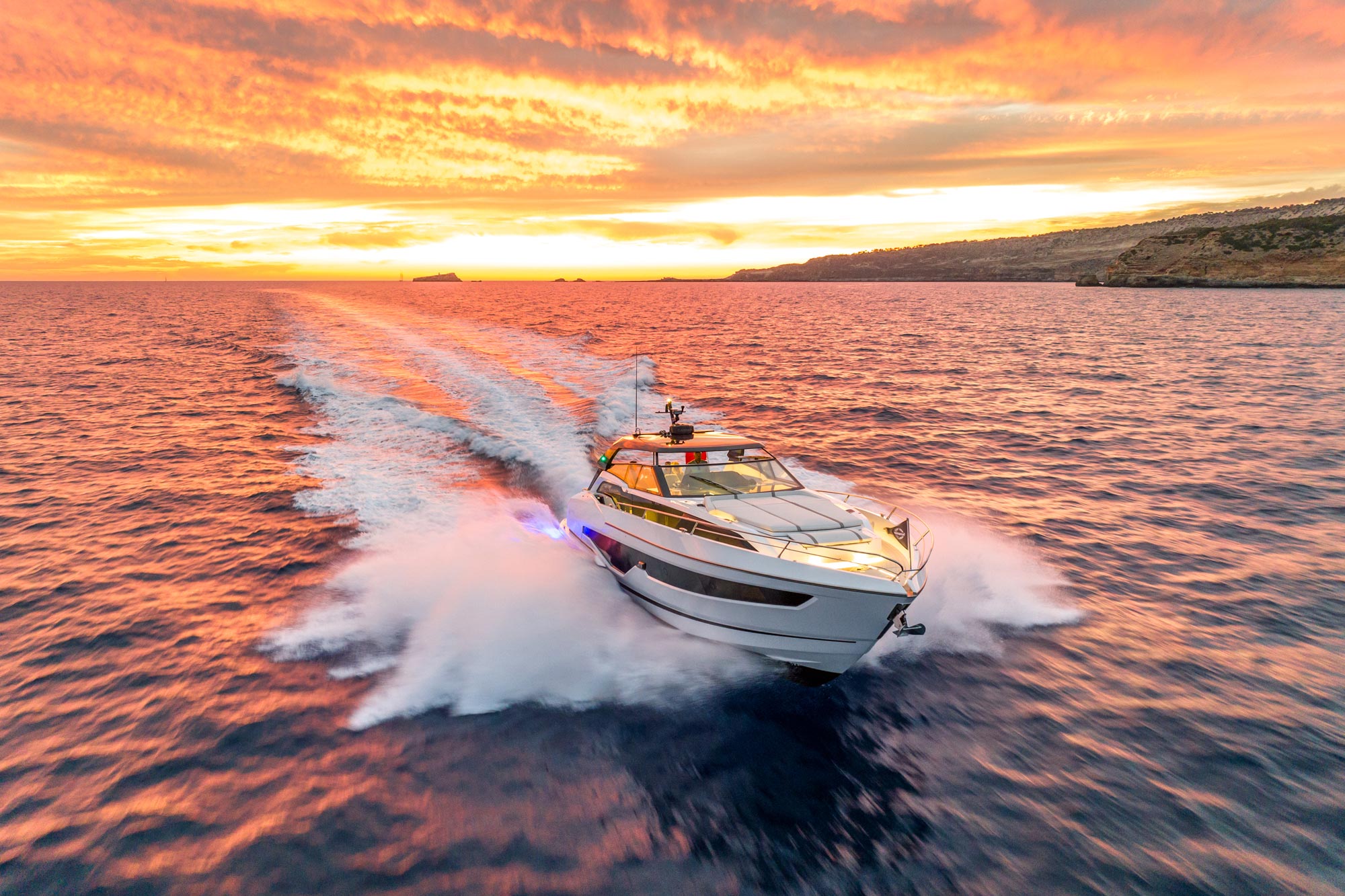 Meet the Sunseeker Superhawk 55