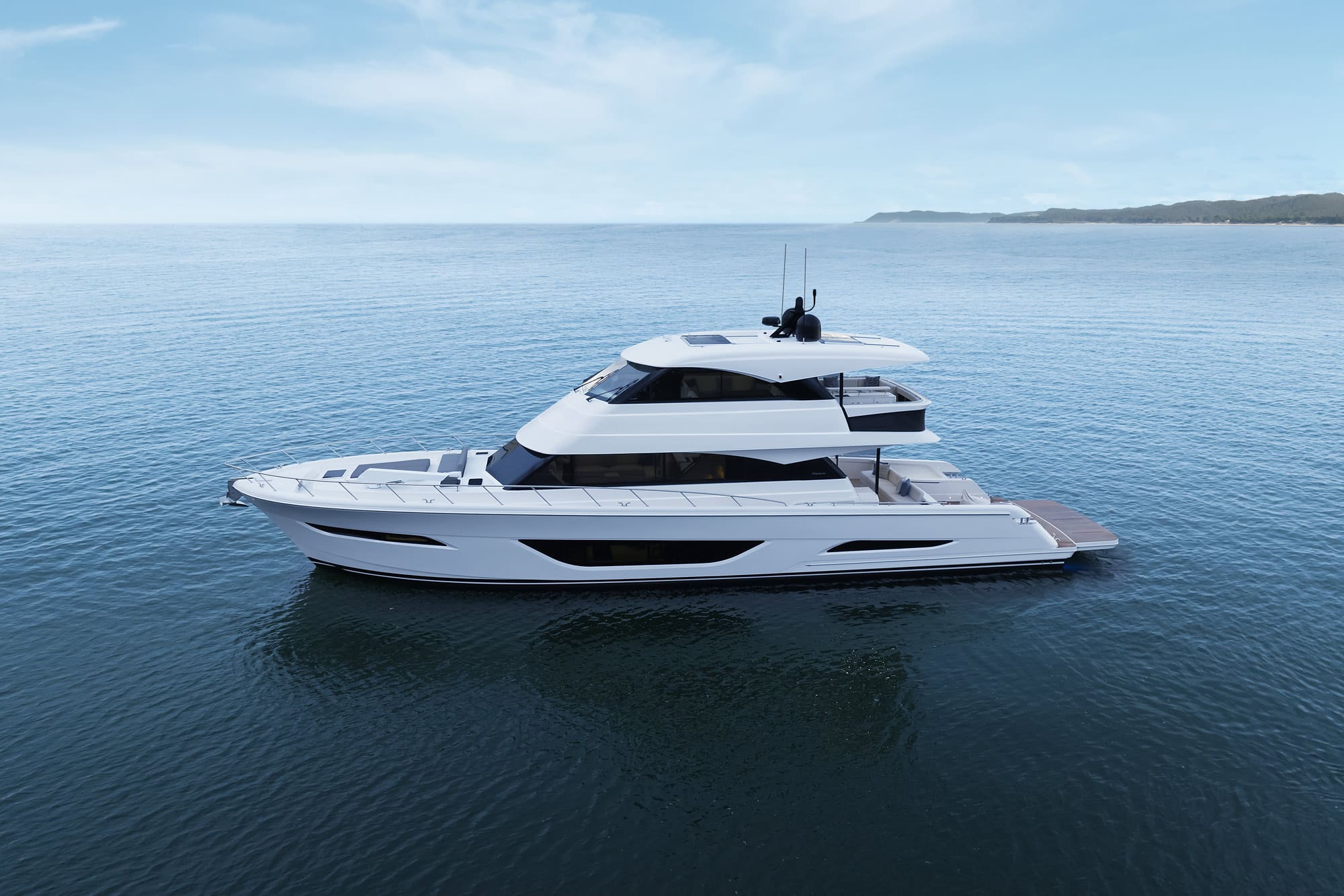 Maritimo Debuts M75 Flybridge Motor Yacht