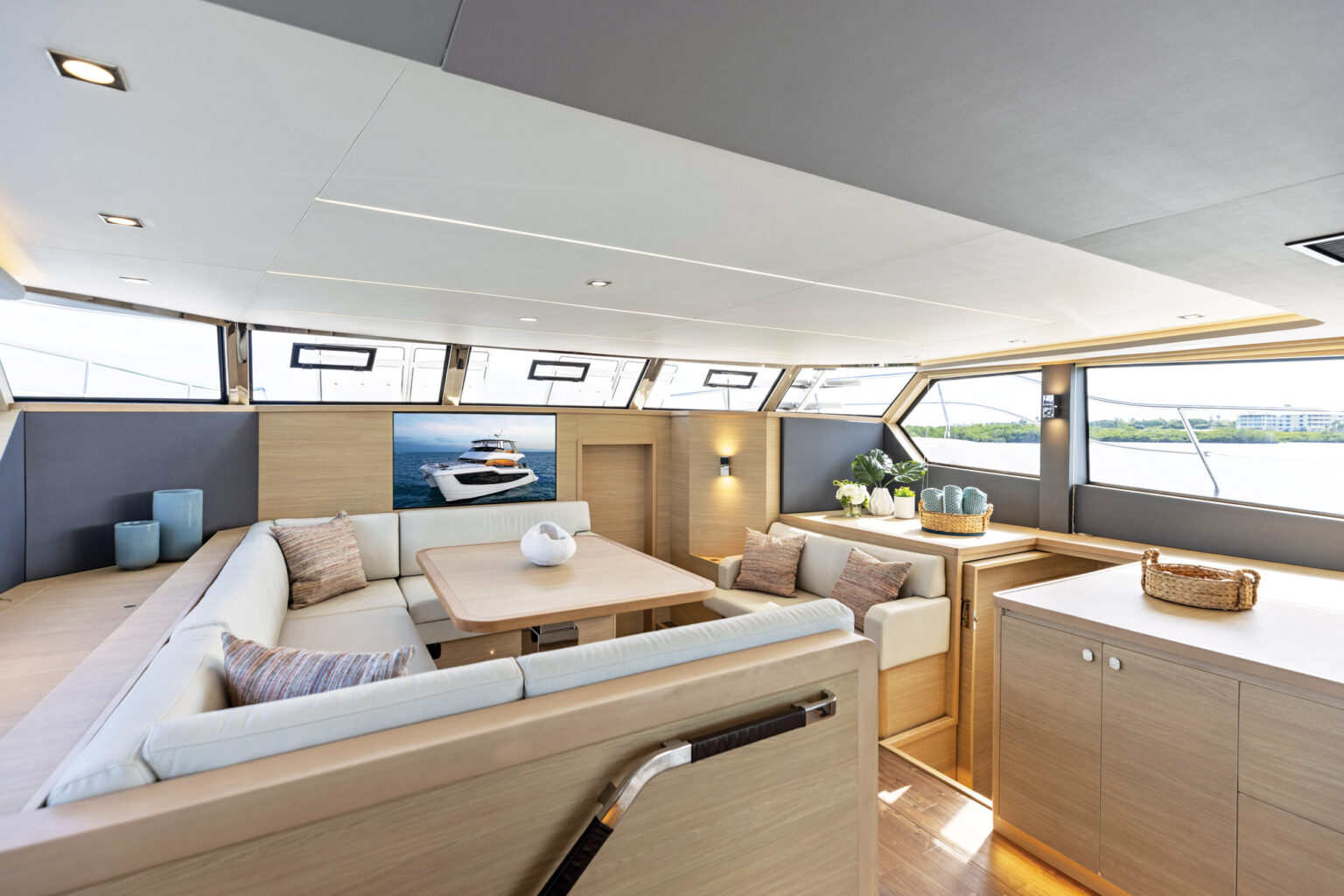 Aquila 50 Power Catamaran Reviewed