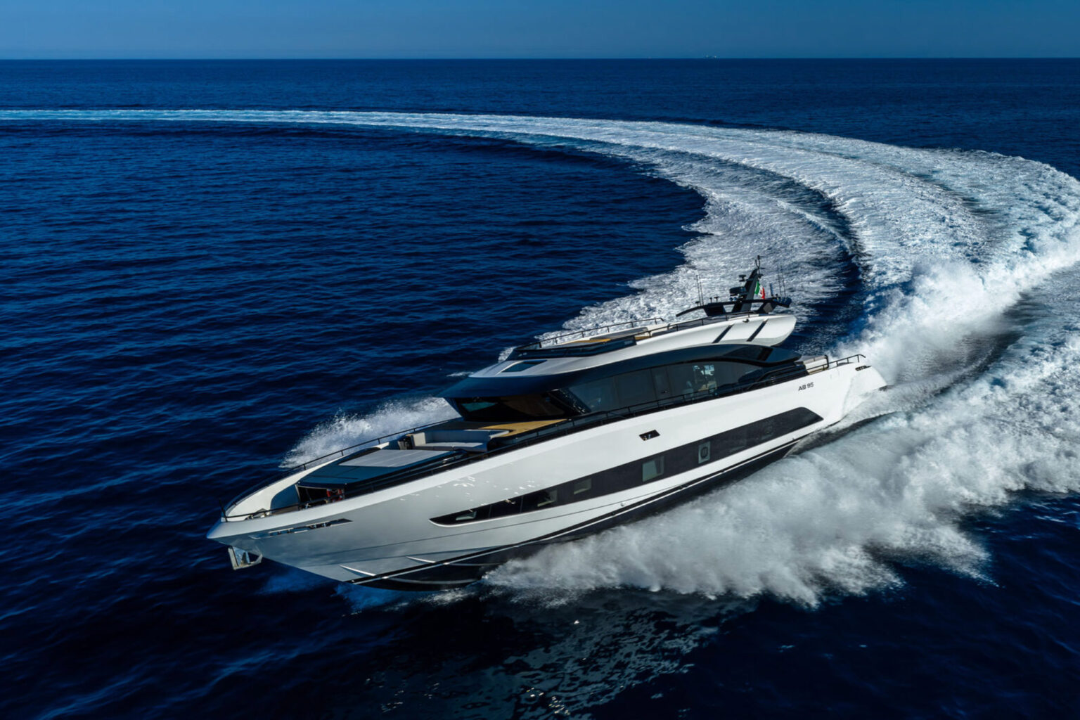 AB Yachts Unveils High-Performance AB 95